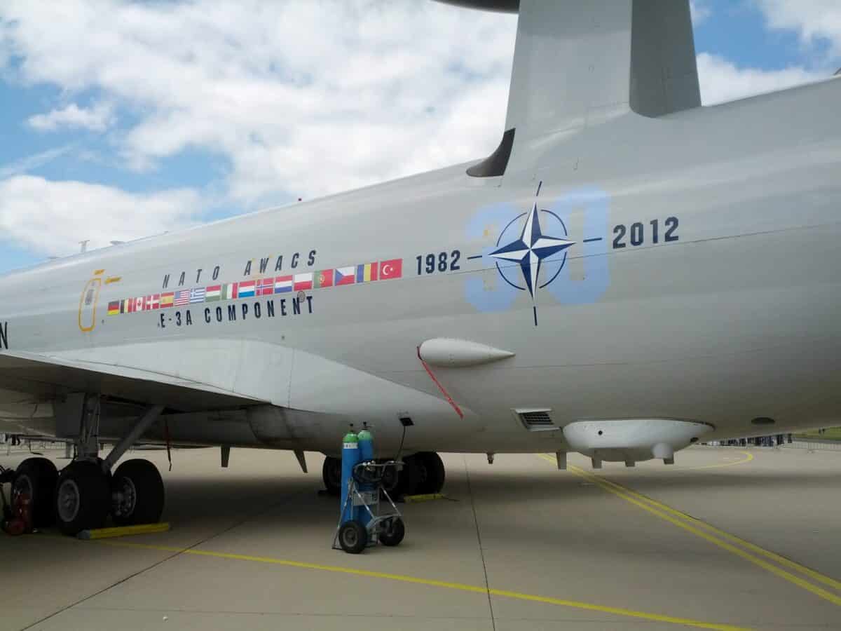 Awacs: Airborne Warning and Control System - PIEK